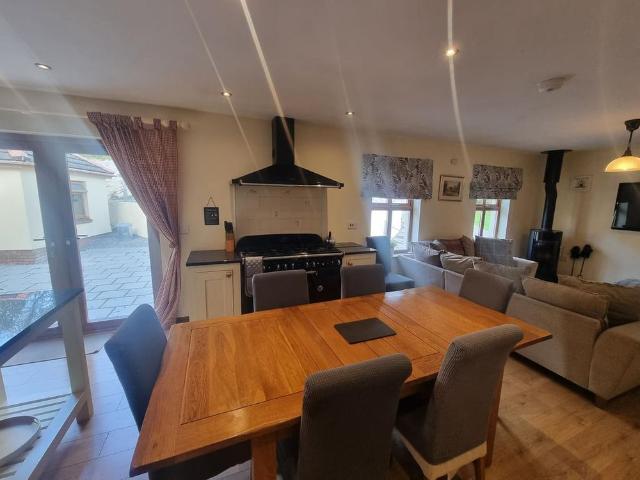 4 bedroom house to rent