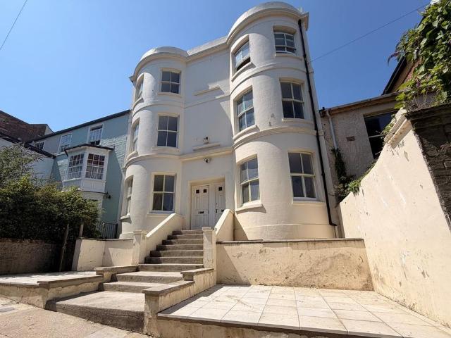 4 bedroom house to rent