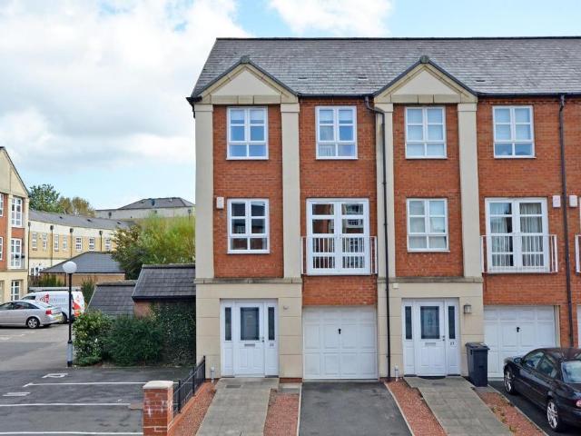 4 bedroom house to rent