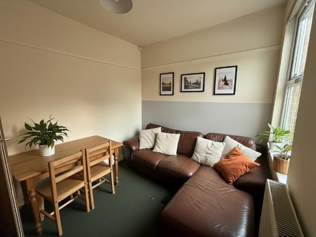 4 bedroom house to rent