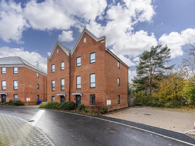 4 bedroom house to rent