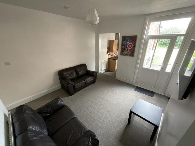 4 bedroom house to rent
