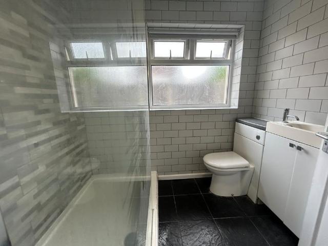4 bedroom house to rent