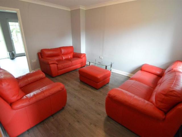 4 bedroom house to rent