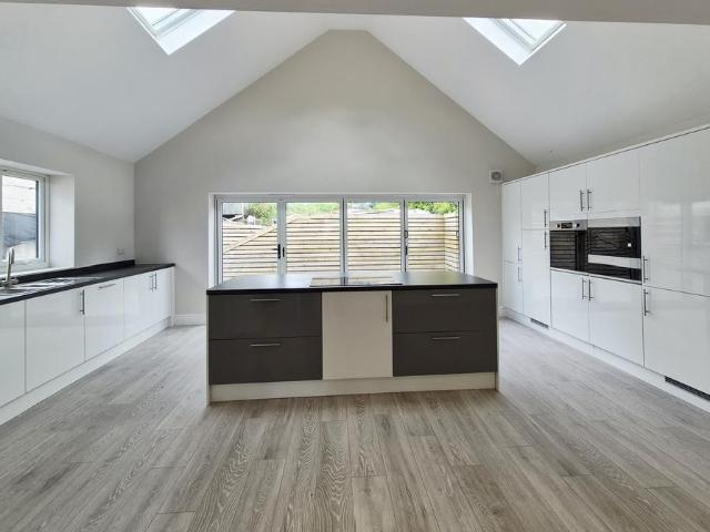 4 bedroom house to rent