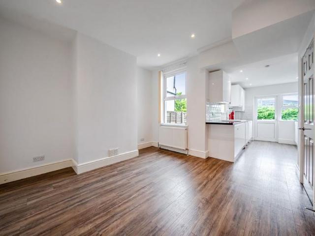 4 bedroom house to rent