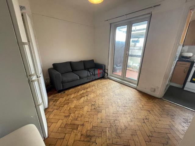 4 bedroom house to rent