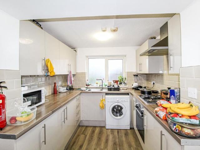 4 bedroom house to rent