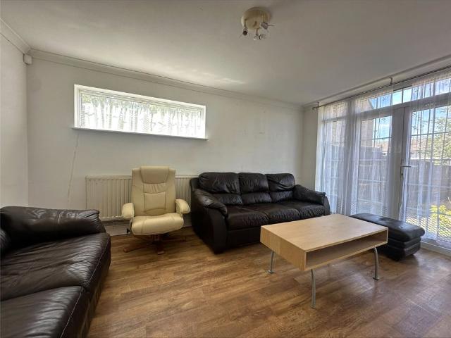 4 bedroom house to rent