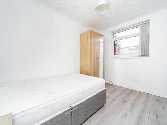 4 bedroom house to rent