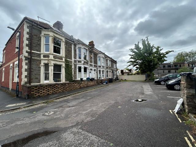 4 bedroom house to rent