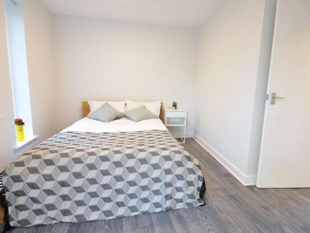 4 bedroom house to rent