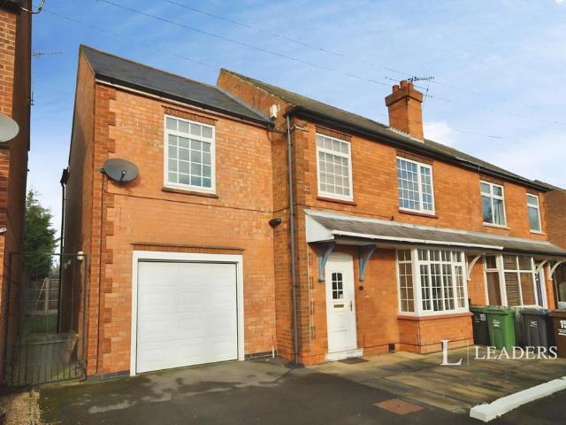 4 bedroom house to rent