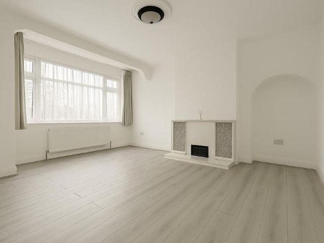 4 bedroom house to rent