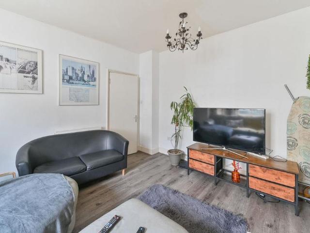 4 bedroom house to rent