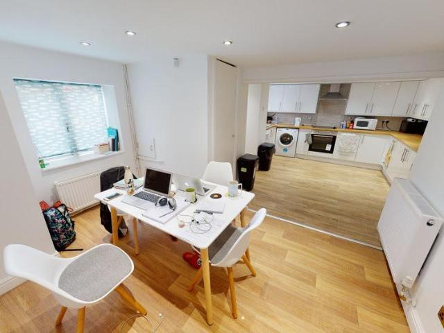 4 bedroom house to rent