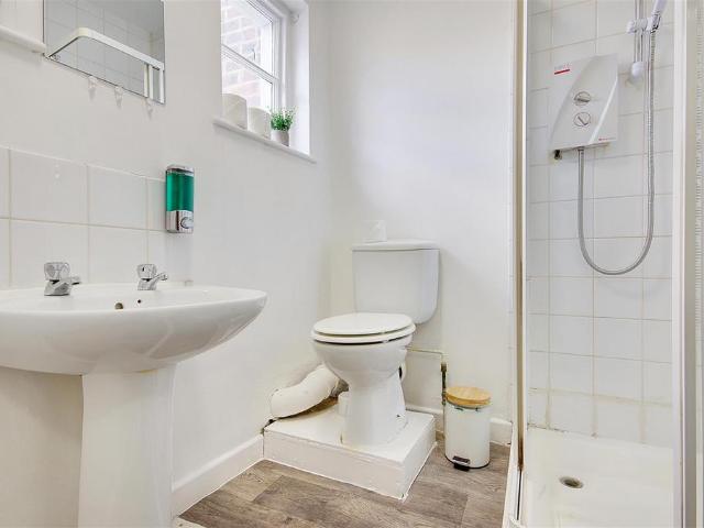 4 bedroom house to rent
