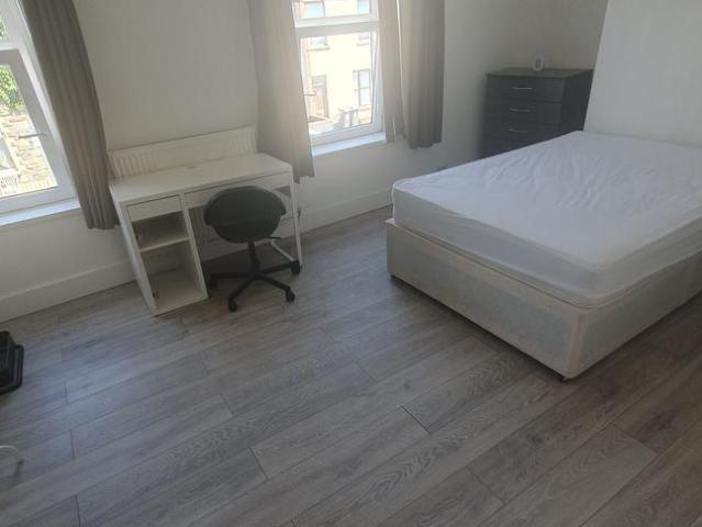 4 bedroom house to rent