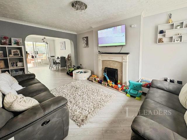 4 bedroom house to rent
