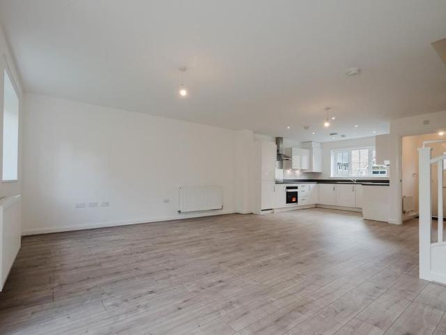 4 bedroom house to rent