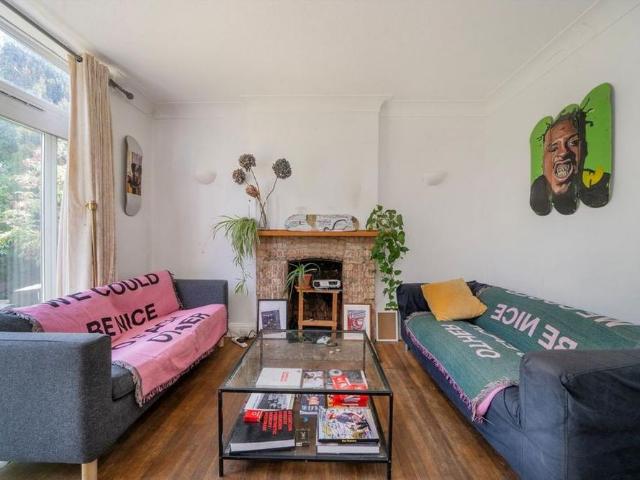 4 bedroom house to rent