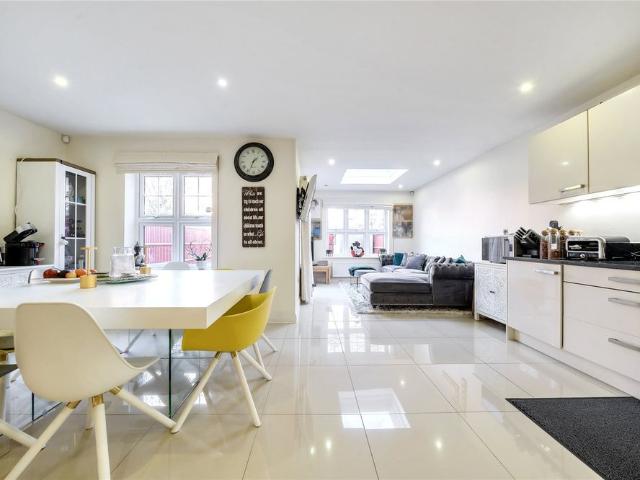 4 bedroom house to rent