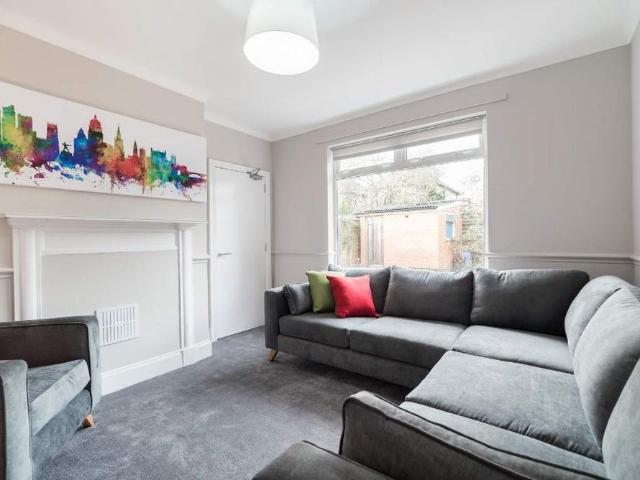 4 bedroom house to rent