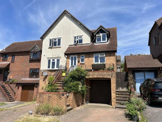 4 bedroom house to rent