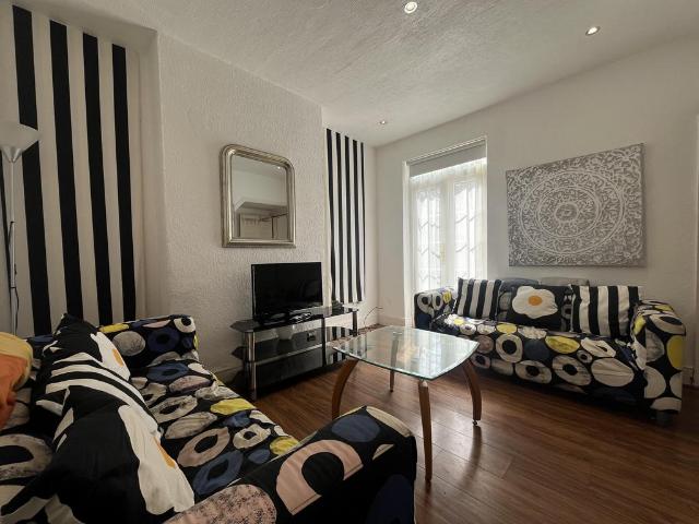 4 bedroom house to rent