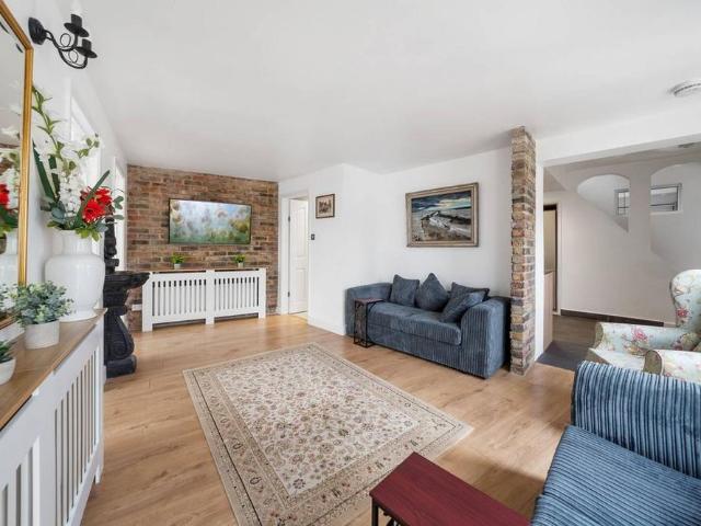 4 bedroom house to rent