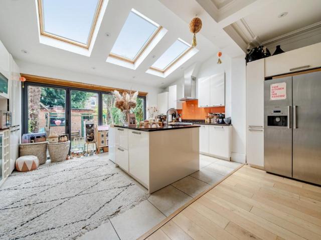4 bedroom house to rent