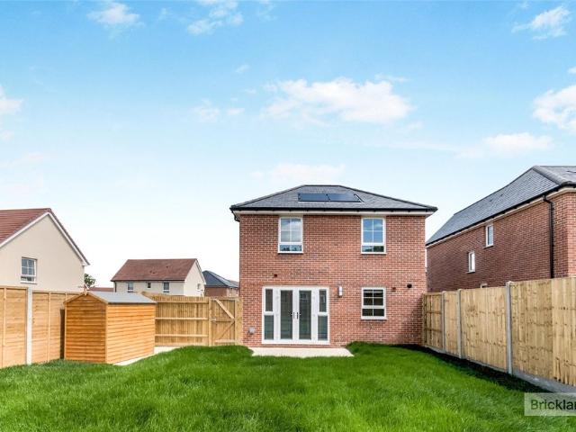 4 bedroom house to rent Tangmere Road, Hailsham, East Sussex, BN27