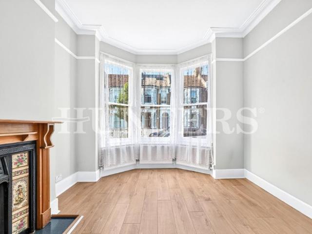4 bedroom House To Rent Total Size: 1238 SQ FT