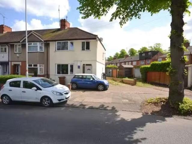 4 bedroom House to rent, Towcester Road, Northampton, NN4 £65.