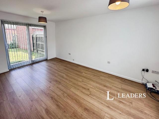 4 bedroom house to rent Waterlily Close, Stoke on Trent, Staffordshire, ST1
