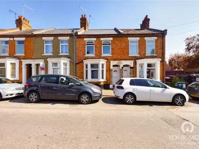 4 bedroom House to rent, Whitworth Road, Northampton, NN1 £60.