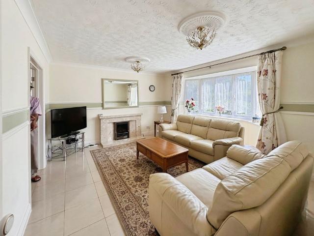 4 bedroom house to rent Wincanton Hill, Bletchley, Milton Keynes, Buckinghamshire, MK3