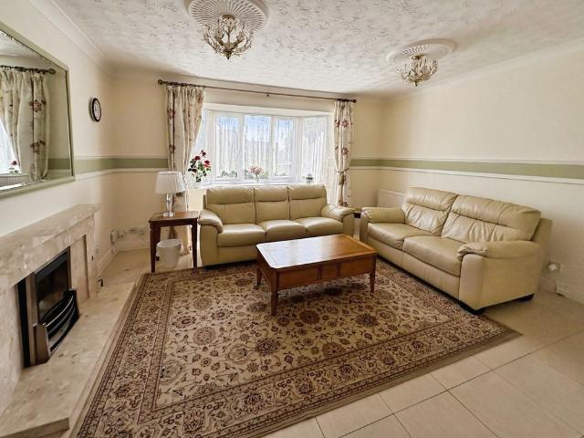 4 bedroom house to rent Wincanton Hill, Bletchley, Milton Keynes, Buckinghamshire, MK3