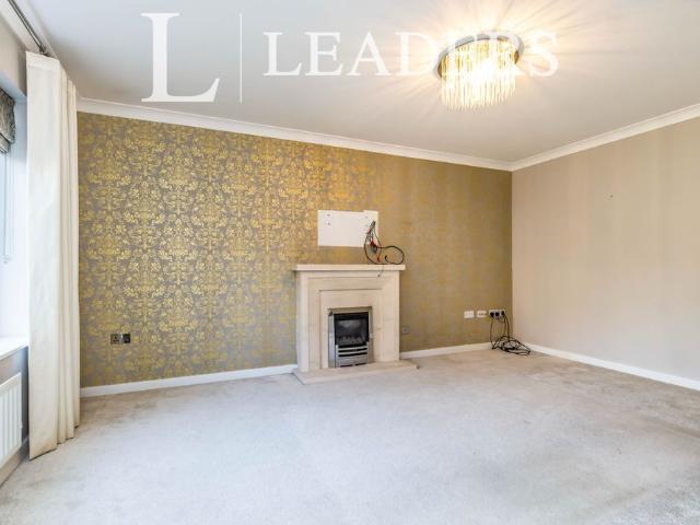 4 bedroom house to rent Woodlands Close, Merstham, Redhill, RH1