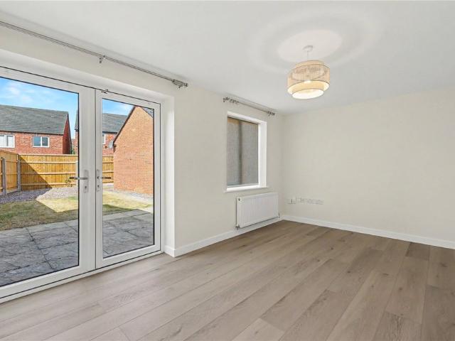 4 bedroom house to rent Balmoral Close, Northampton, Northamptonshire, NN5