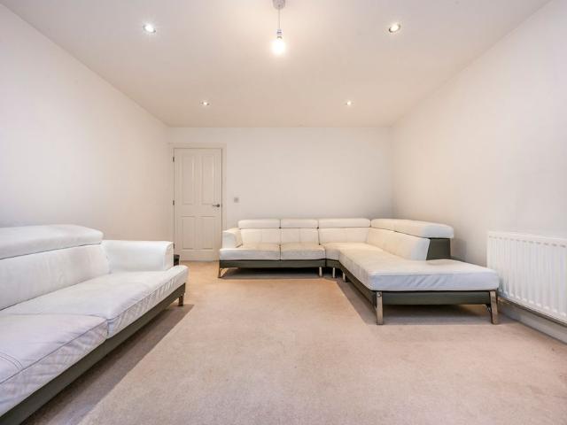 4 bedroom house to rent Bedgebury Place, Kents Hill, Milton Keynes, Buckinghamshire, MK7