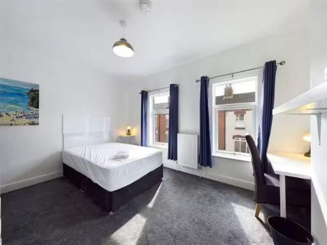 4 bedroom House to rent, Clinton Road, Northampton, NN4 £650.