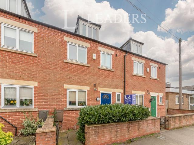 4 bedroom house to rent Dawson Court, Oakham, LE15