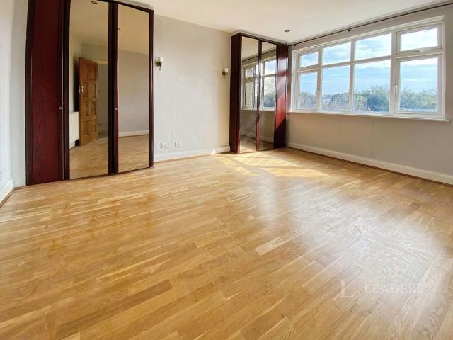 4 bedroom house to rent Dorking Road, Epsom, KT18