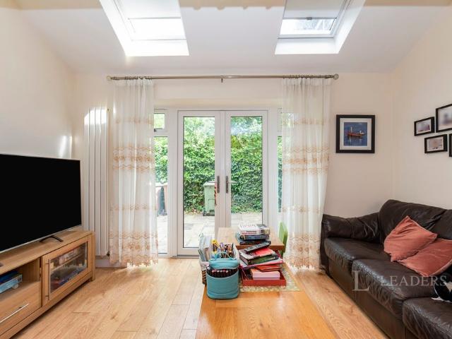 4 bedroom house to rent Elkins Gardens, Guildford, Surrey, GU4