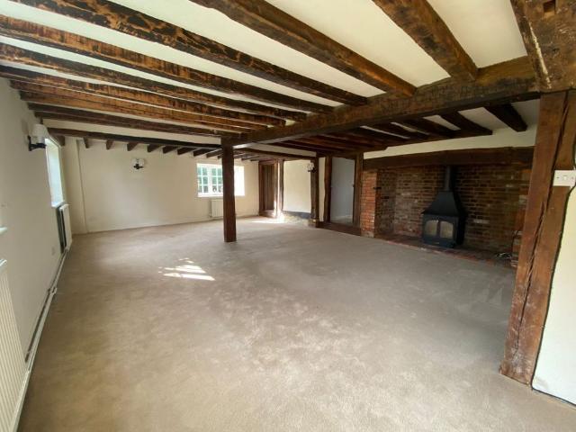 4 Bedroom House To Rent in Tenterden