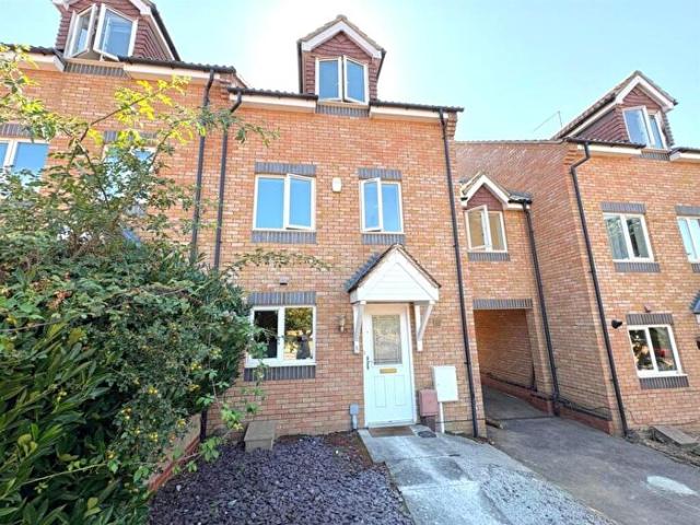 4 Bedroom House To Rent In Worcester Close, Corby, NN18