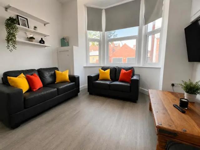 4 Bedroom House To Rent In A Charnwood Grove, West Bridgford, Nottingham, NG2