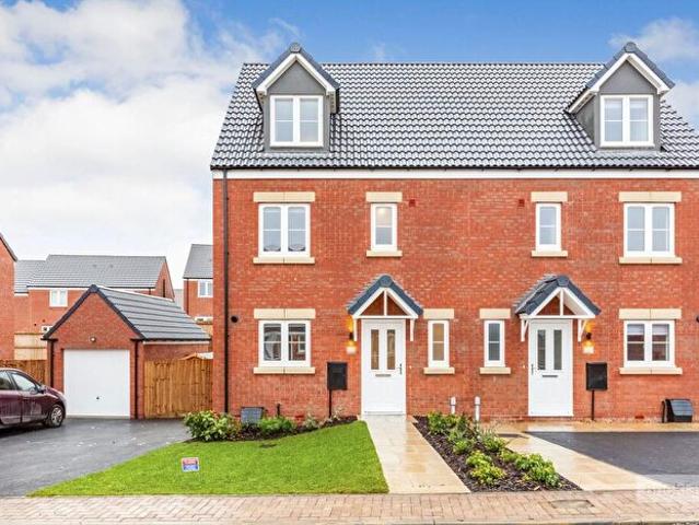 4 Bedroom House To Rent In Alva Close, Weldon, Corby, NN17