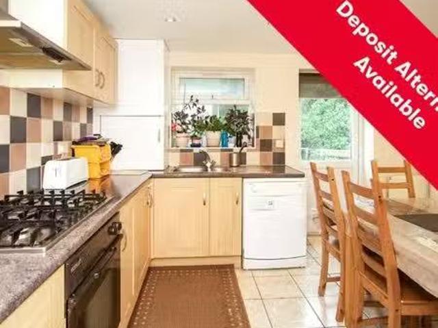 4+ bedroom house to rent in Annesley Avenue, London, NW9